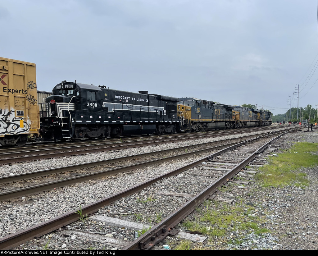 CSX 470, 824, 484 & FGLK 2308